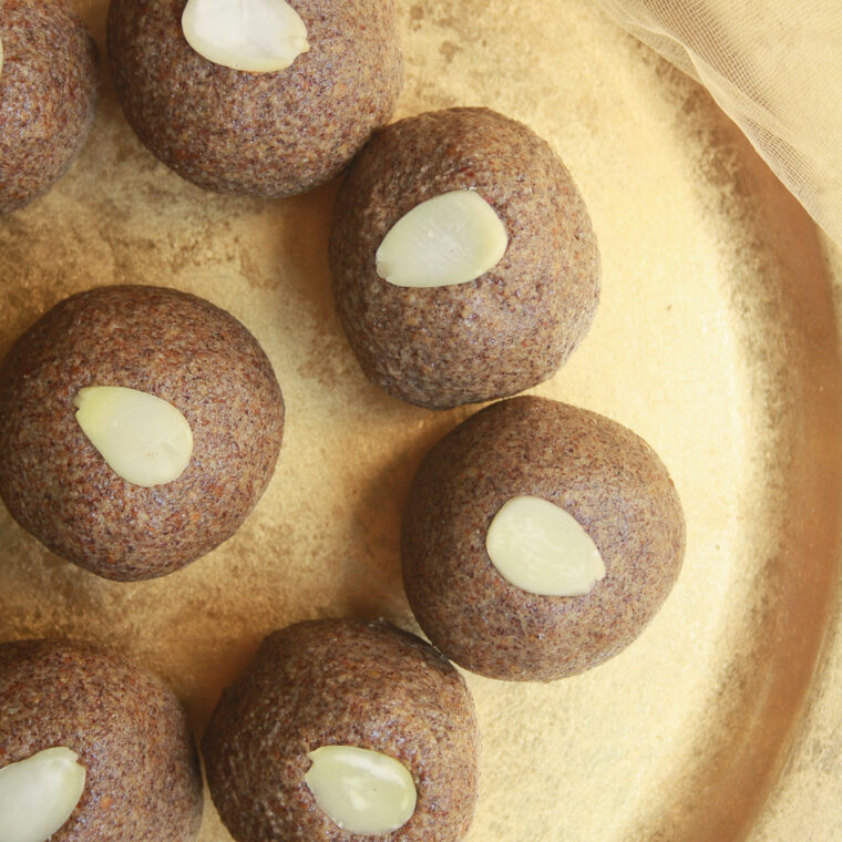 Ragi Jaggery Laddoos – The Desserted Girl