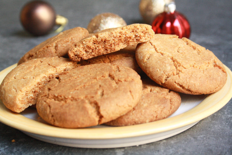 Crunchy Ginger Biscuits (Eggless) – The Desserted Girl