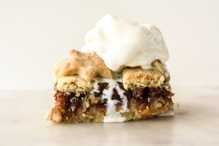 Date and Walnut Shortbread (Eggless) – The Desserted Girl