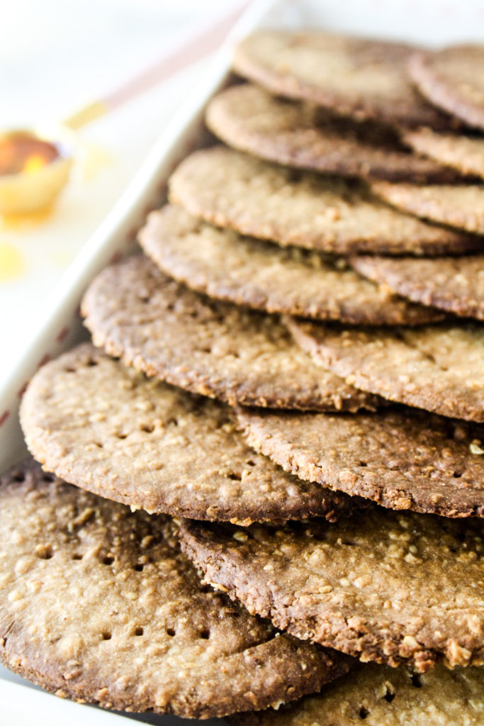 Crispy Honey Oat Crackers (Eggless) – The Desserted Girl
