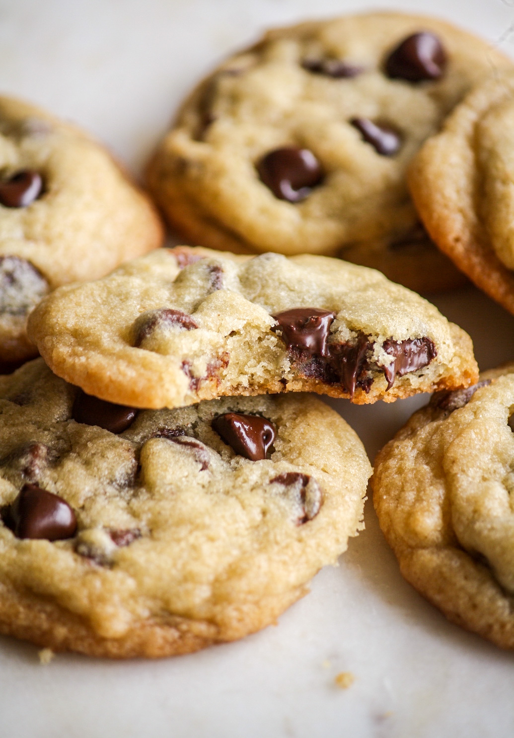 Everyday Chocolate Chip Cookies – The Desserted Girl