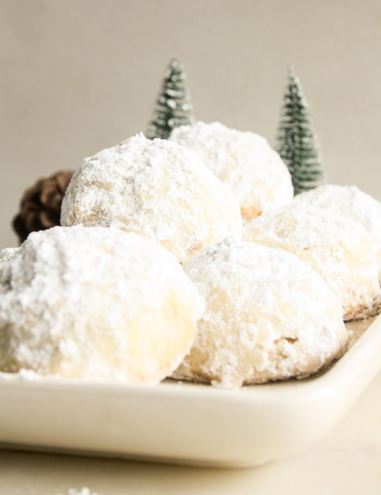 Walnut Snowball Cookies (Eggless) – The Desserted Girl