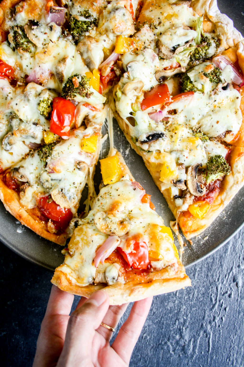 Loaded Veggie Pizza – The Desserted Girl