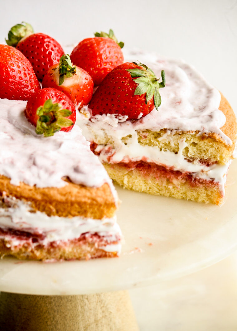 Victoria Sponge – The Desserted Girl