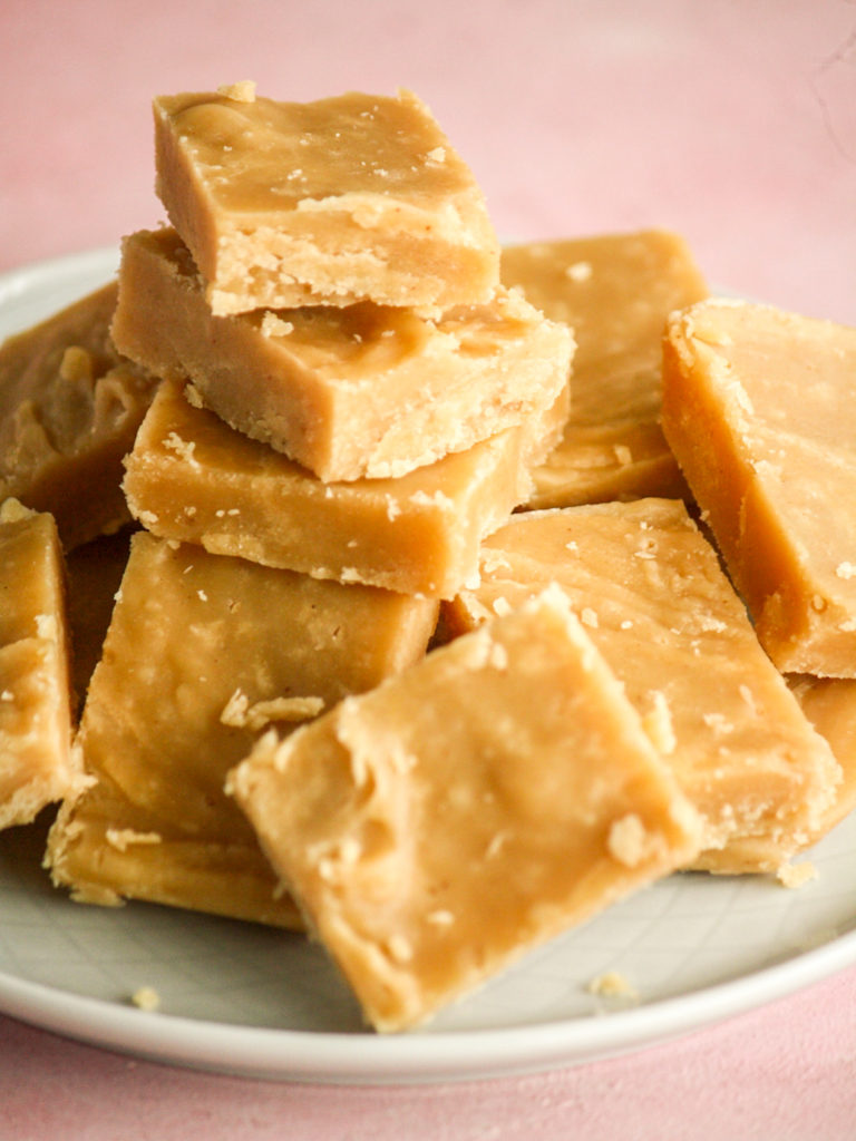 Peanut Butter Fudge – The Desserted Girl