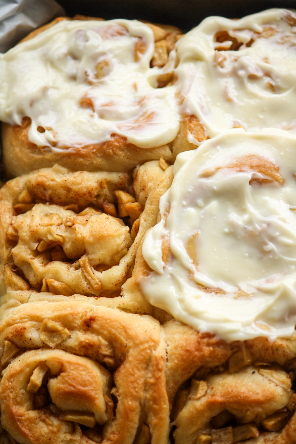 Apple Cinnamon Rolls with Cream Cheese Frosting (Eggless) – The ...