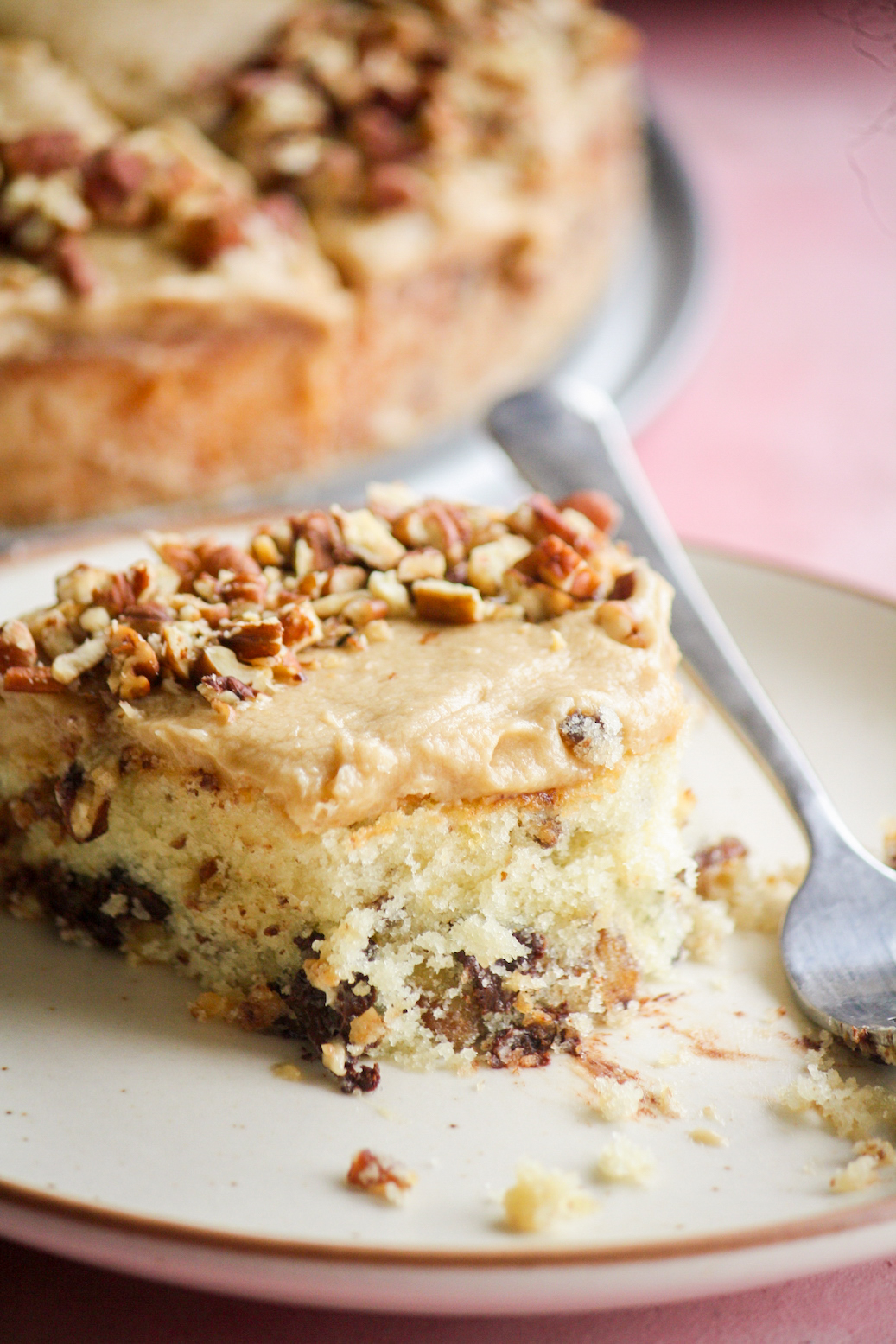 Pecan Chocolate Chip Cake with Toffee Frosting – The Desserted Girl