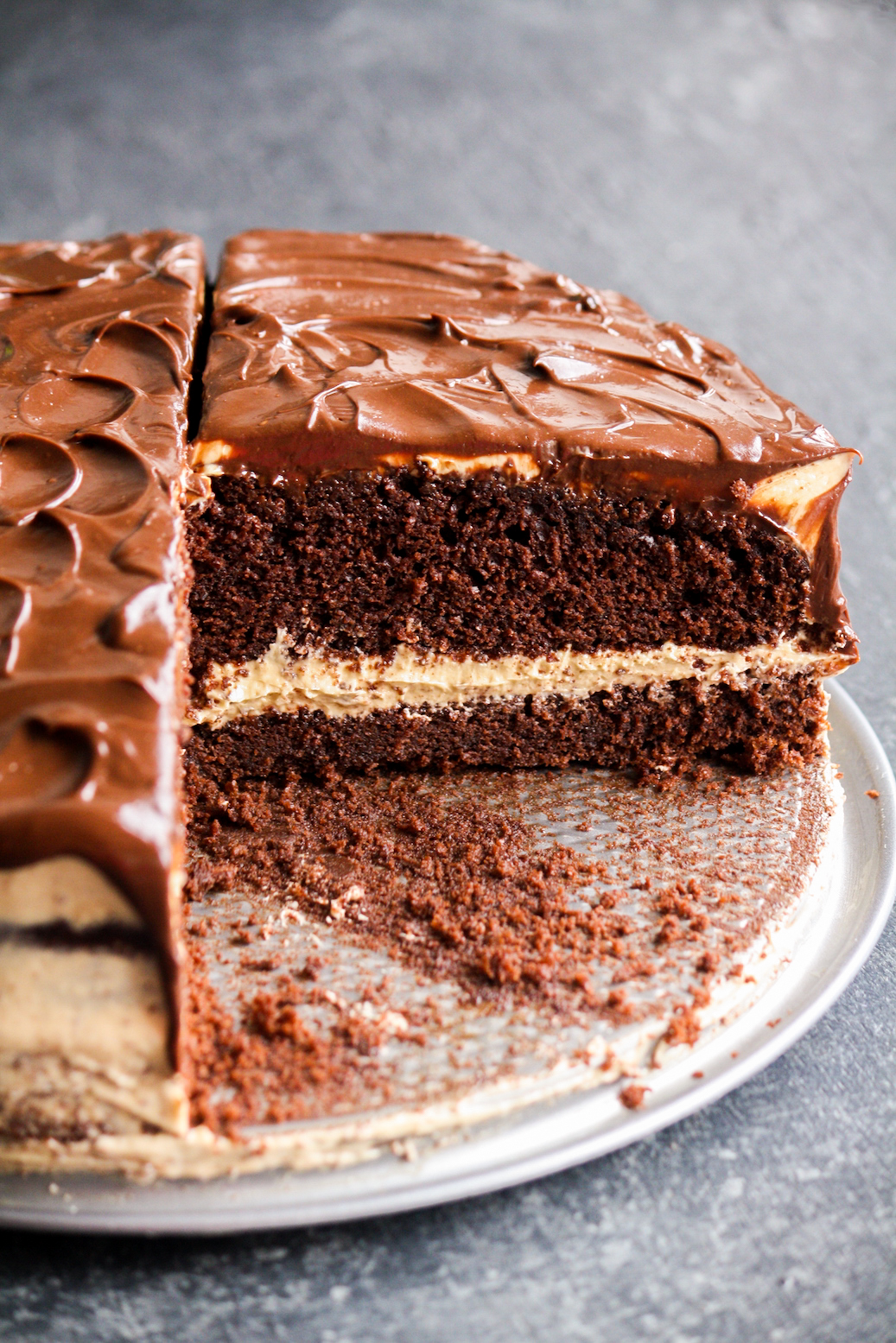 Chocolate Peanut Butter Cake – The Desserted Girl